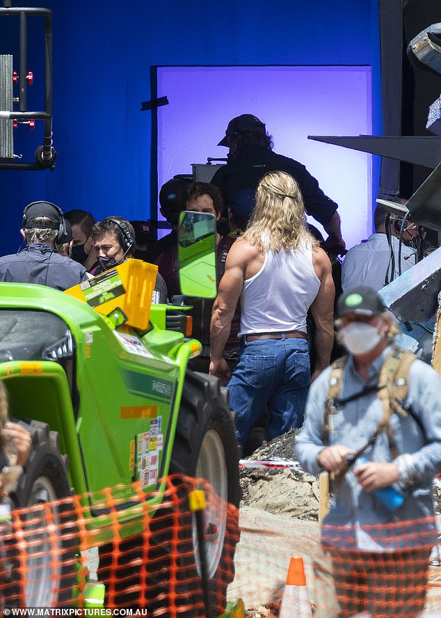 Guardiões da Galáxia e cabeça de bode aparecem nas primeiras cenas ...