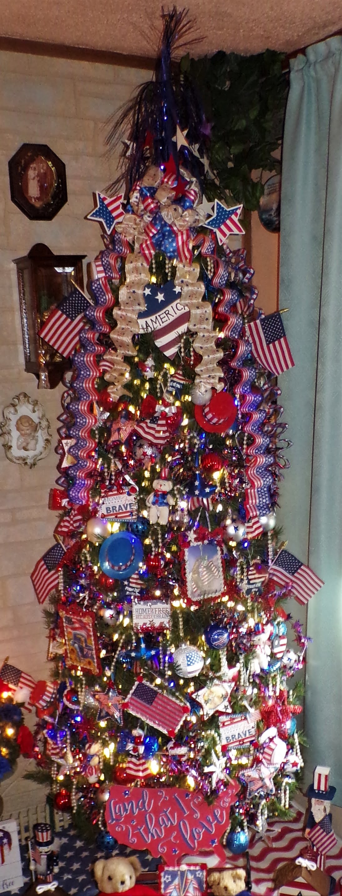 DEBBIE-DABBLE BLOG: Patriotic Tree in the Living Room, 2021