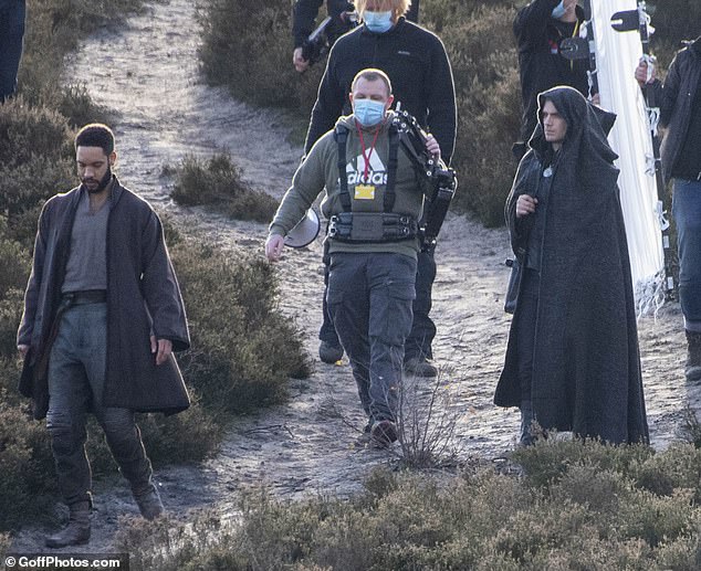 Henry Cavill News: New Pics: Geralt & Istredd On The Set Of 'The ...