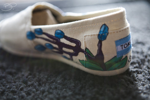 Benjamin Paras: Blue Orchid Themed Custom Toms Shoes