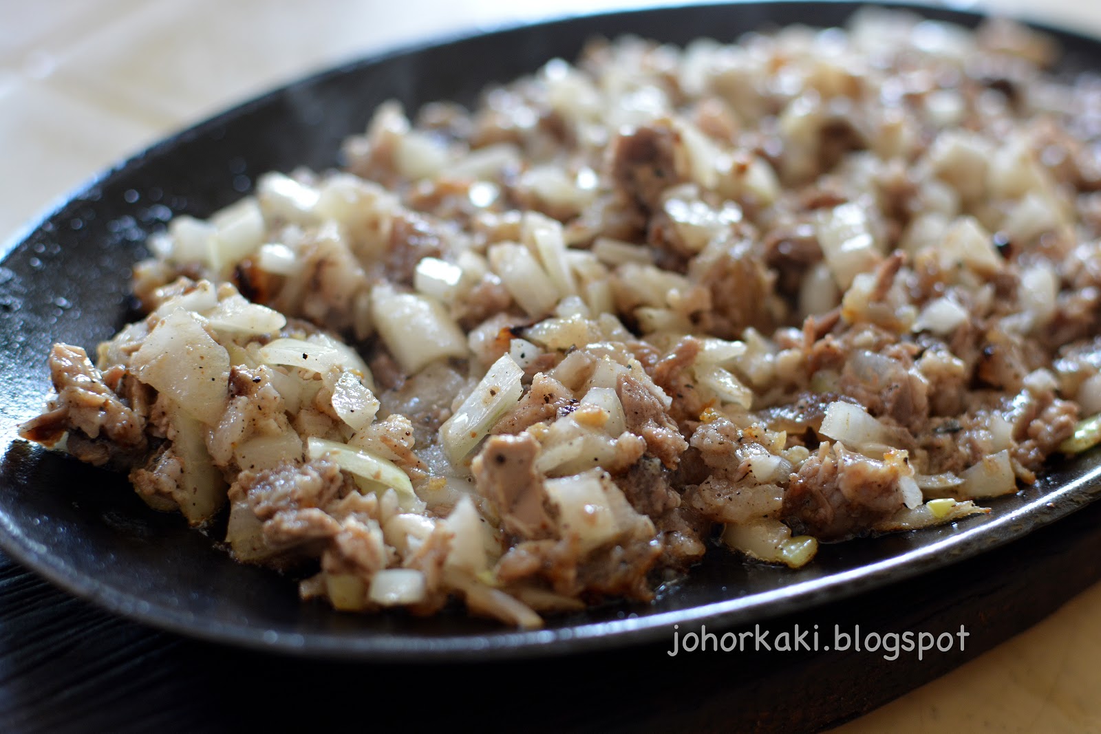 Aling Lucing Sisig in Angeles Pampanga Philippines |Tony Johor Kaki ...