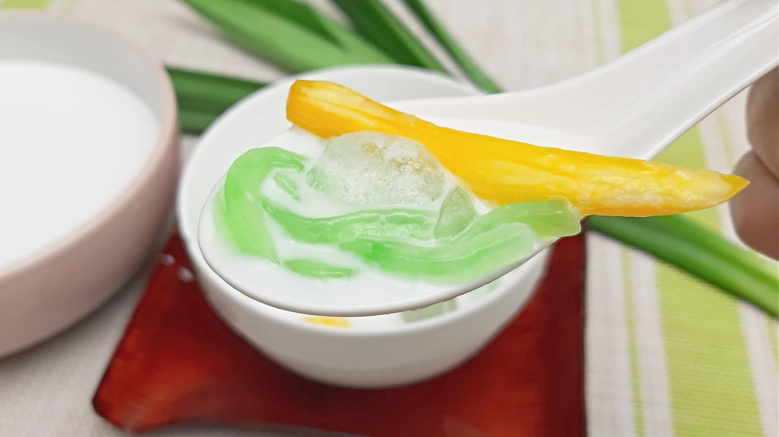 วิธีทำลอดช่องสิงคโปร์ อร่อยหวานชื่นใจ Tapioca Starch Jelly In Sweet ...
