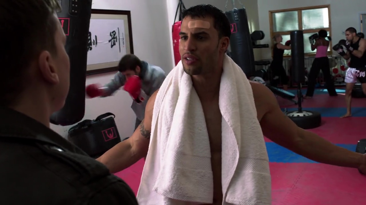 ausCAPS: Danny Henriquez shirtless in Unforgettable 1-08 "Lost Things"