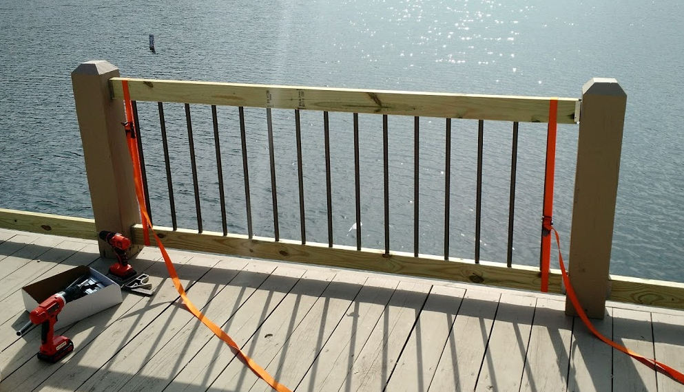 Blue Fish Lodge: New sundeck railing