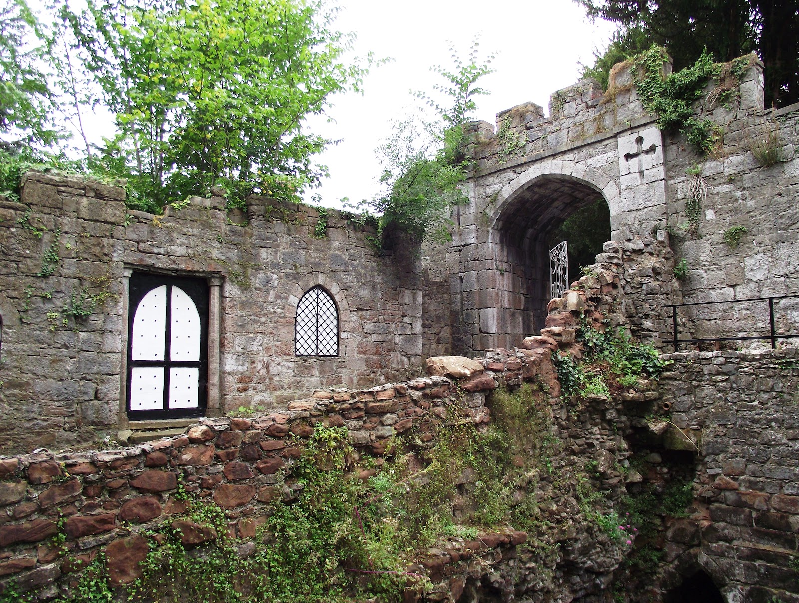YoungManGoneWest: Ruthin Castle