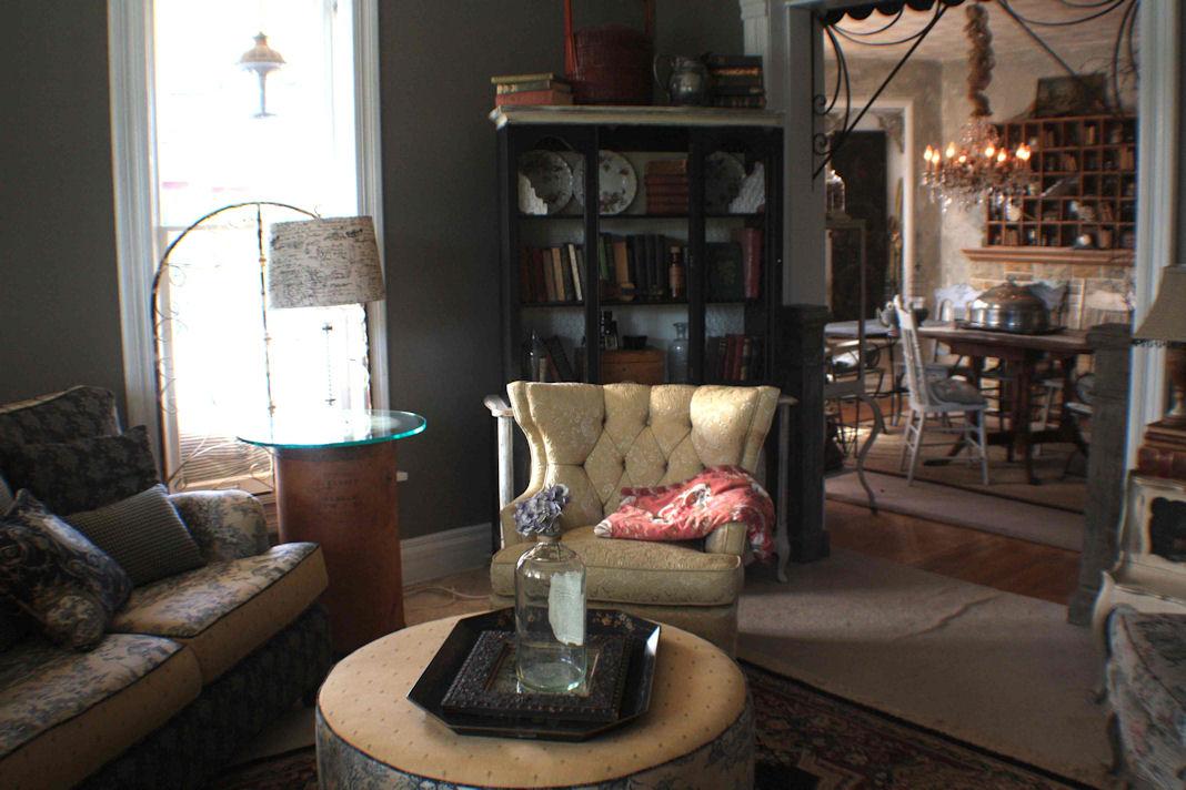 LaurieAnna's Vintage Home: Featured Farmhouse, November 2011- Farmhouse ...