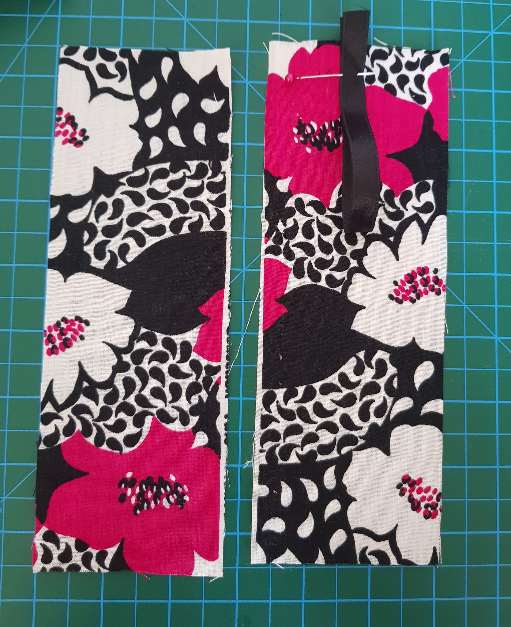 DIY fabric bookmark tutorial | All about patchwork and quilting