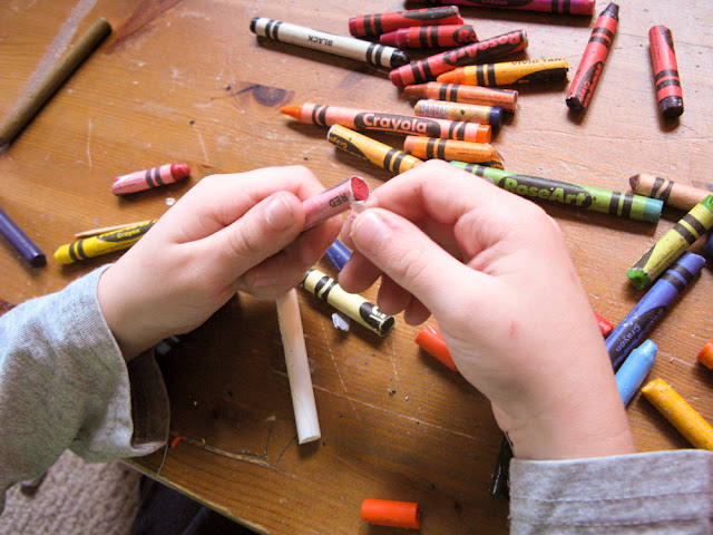Purposeful Homemaking: Upcycling Old Crayons