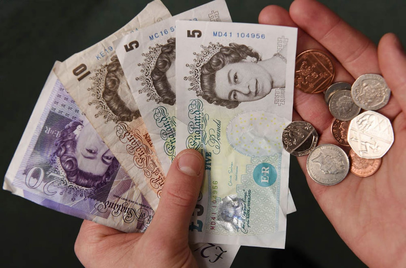 Bacteria on the money we use every day - The Sky Herald