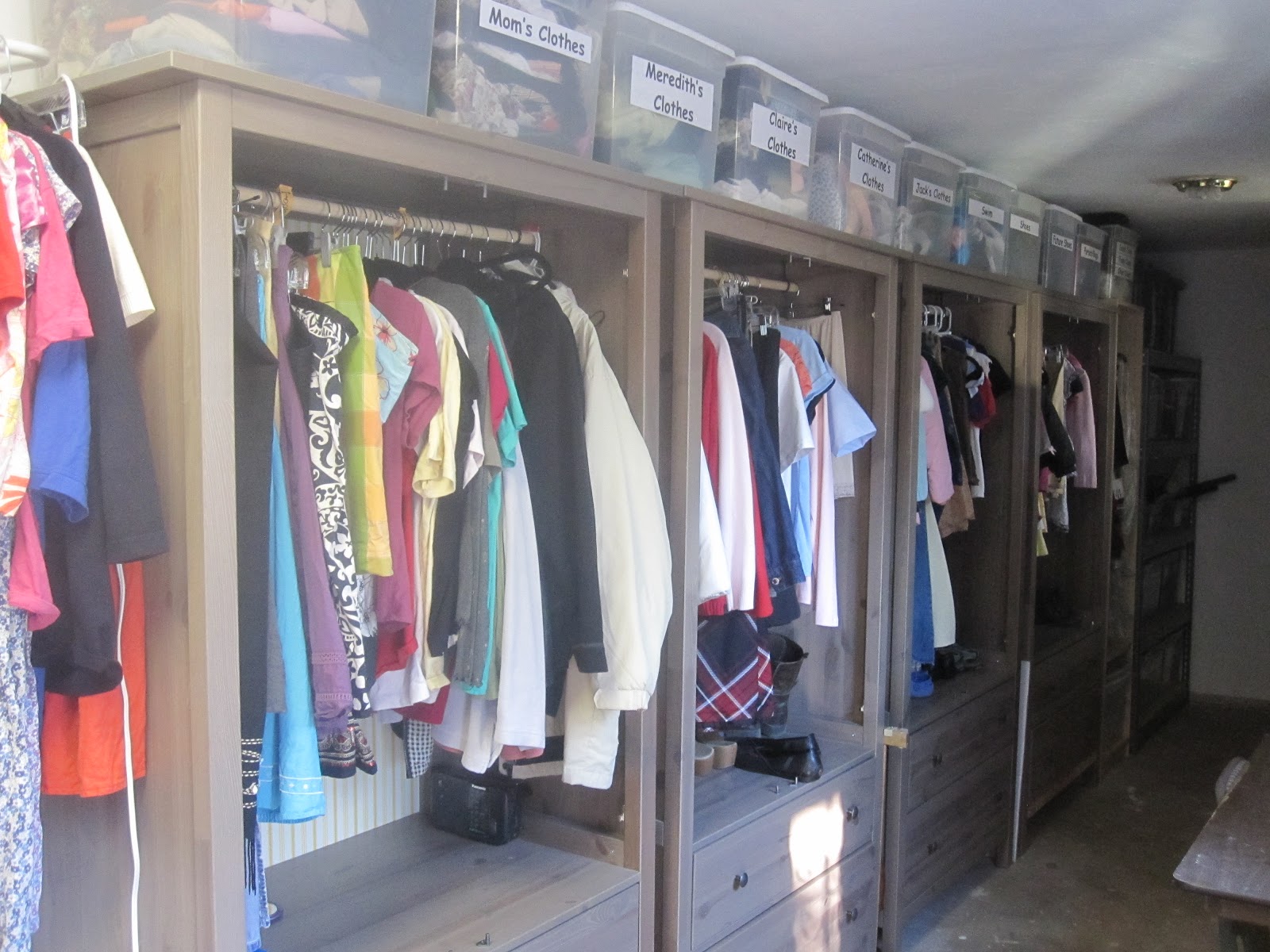 TheOdas Organized: Family Closet Organized
