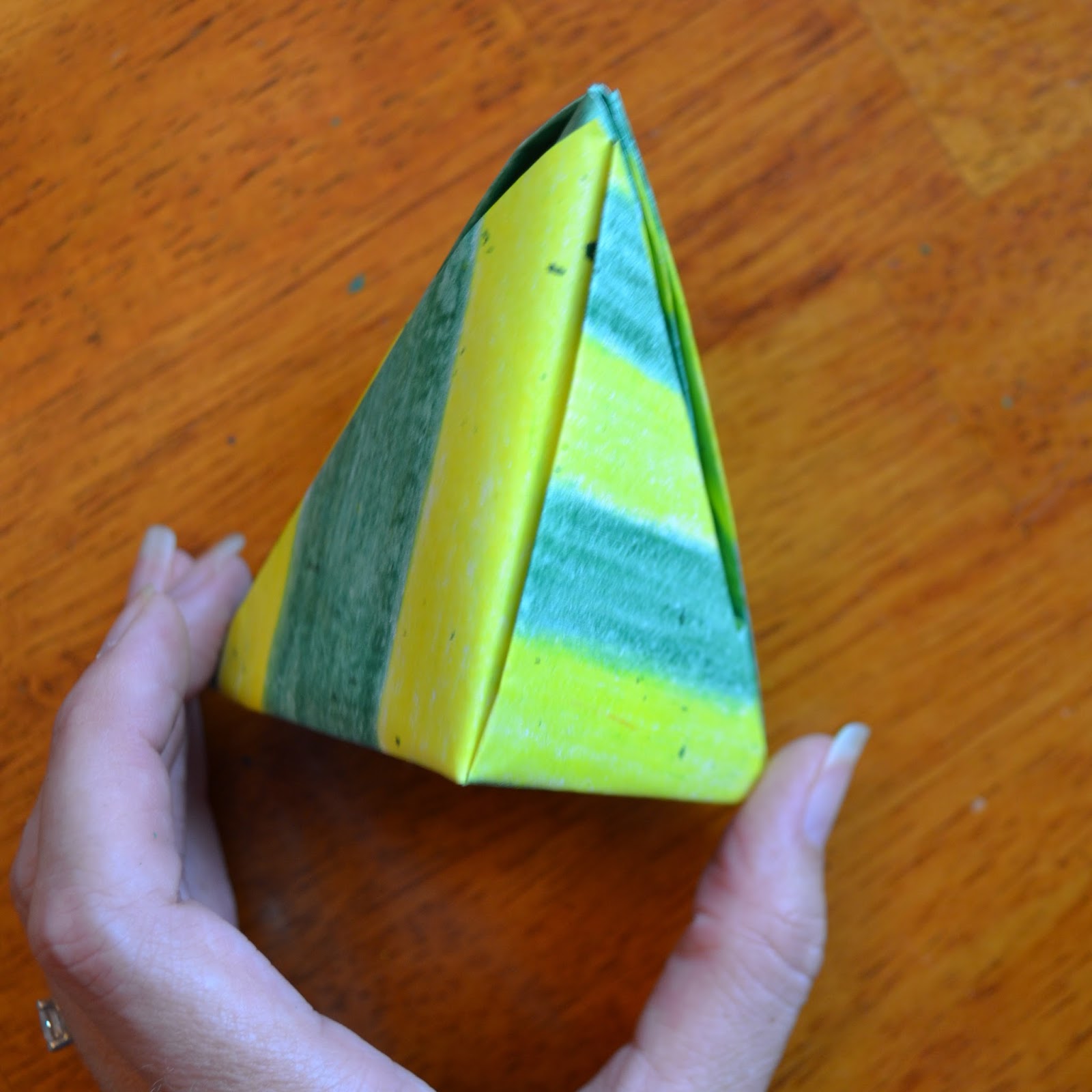 East Coast Mommy: Paper Boat Tutorial... old fashioned paper craft