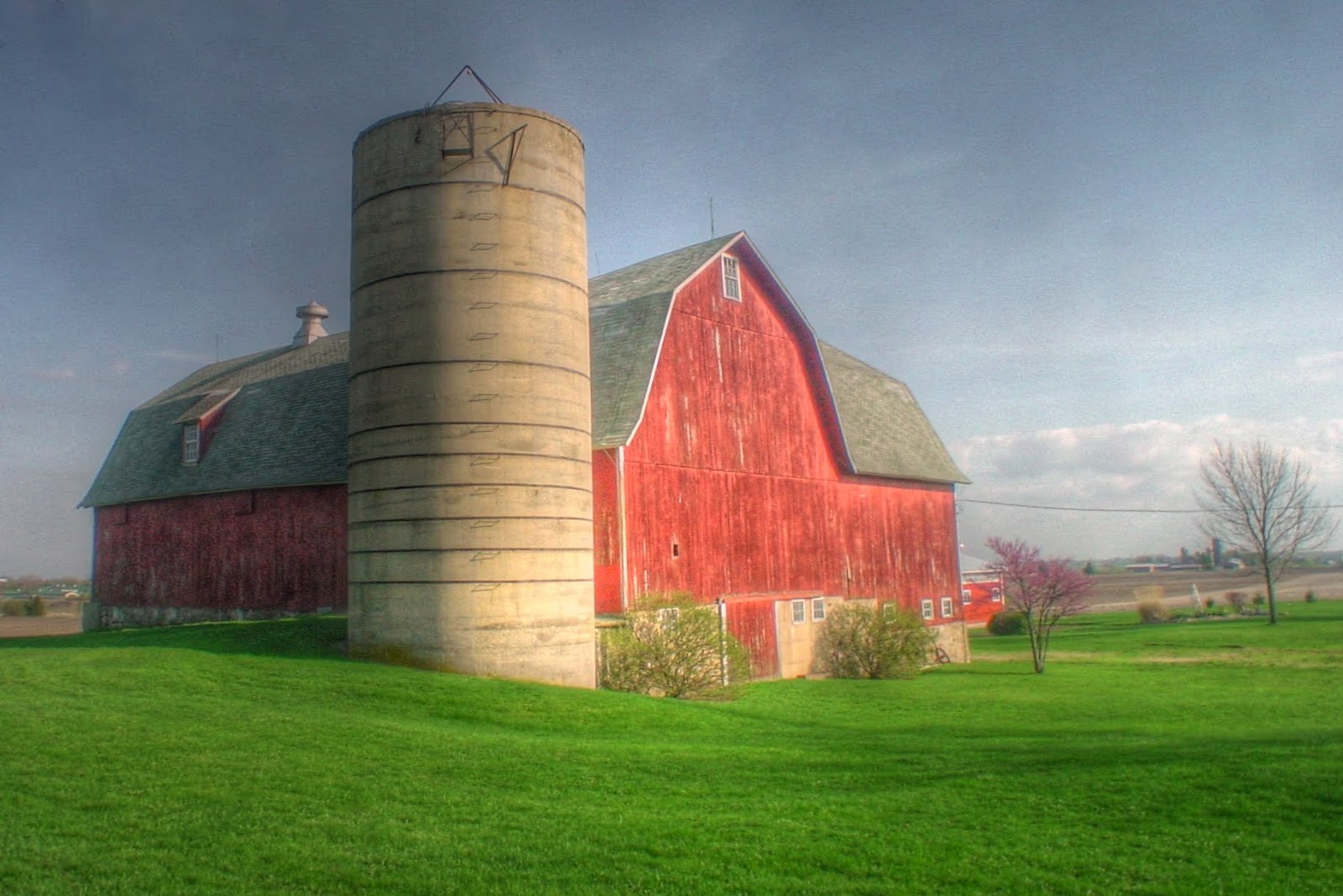 so what the fuss: Red barn and silo.