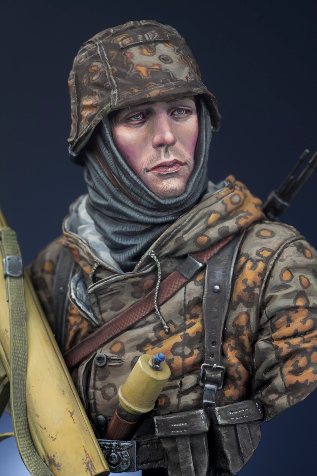 PERSPECTIVES IN MINIATURE: Young Miniatures - SS Schütze with ...