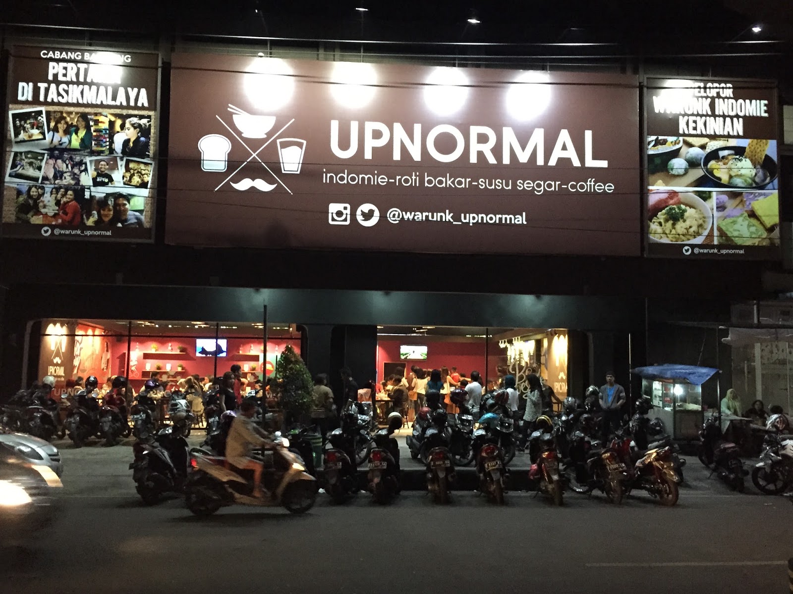 Warunk Upnormal, Tempat Nongkrong Asik Buat Makan Indomie dan Roti ...