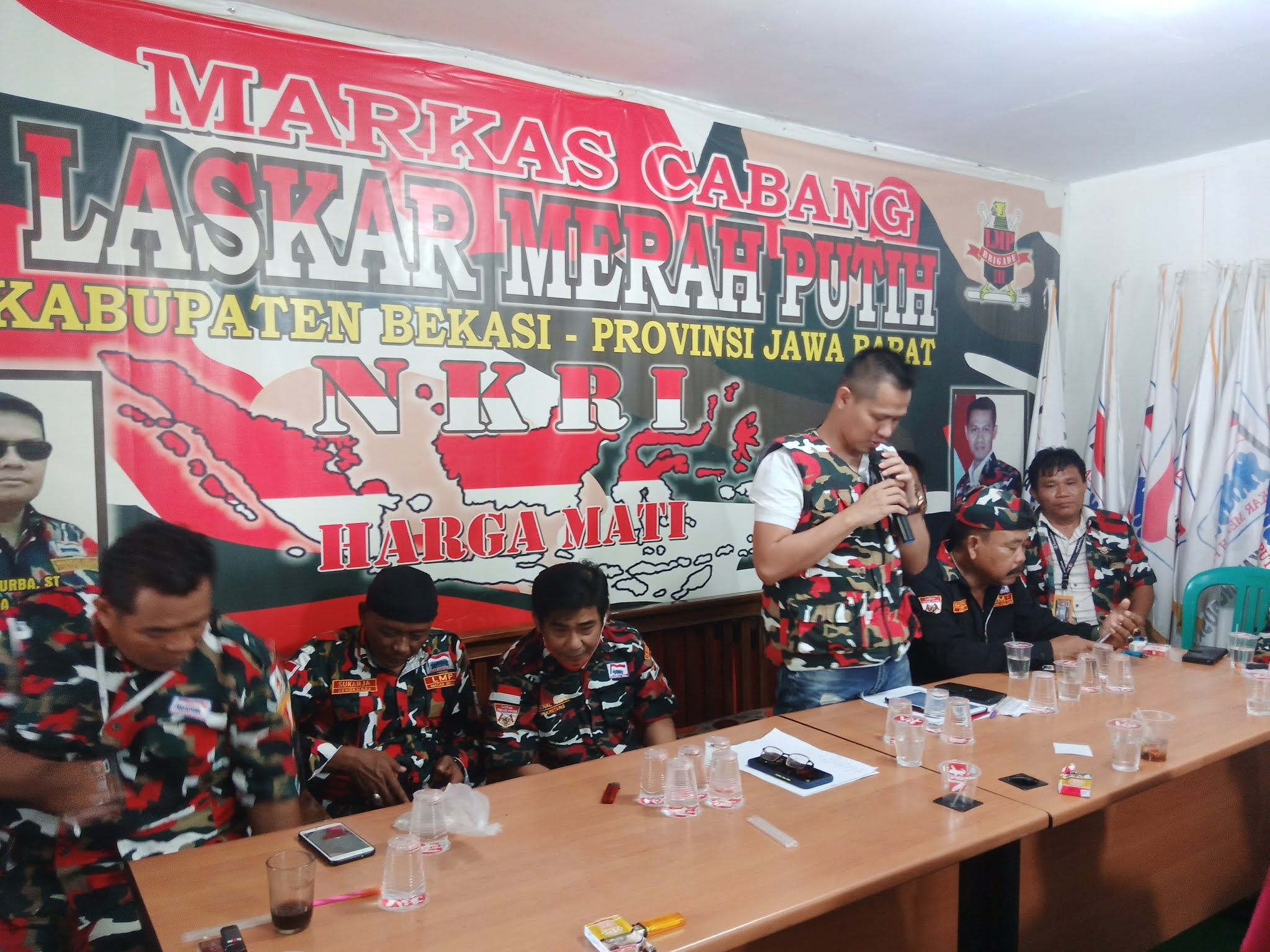 Rapat Rutin Ormas Laskar Merah Putih Di Markas Cabang Kabupaten Bekasi. | POLICEWATCH
