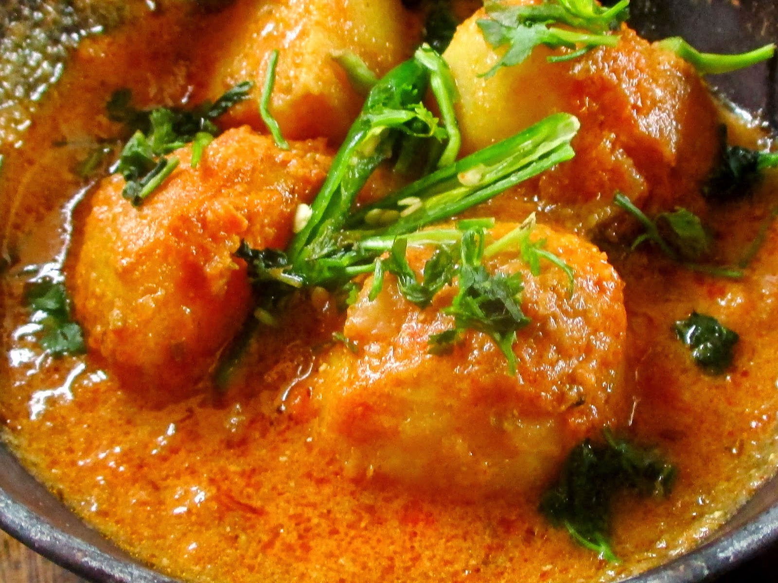 For the Love of Food : Aloor Dom (bengali Dum Aloo)