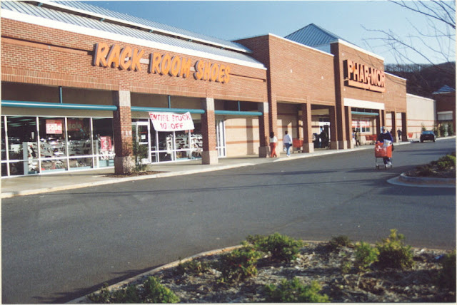 Trip to the Mall: Phar-Mor is Phar-"No-Mor"!