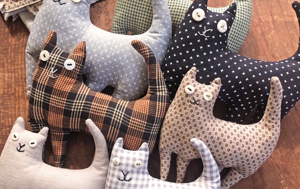 Content in a Cottage: 🐱STUFFED CATS: Free Sewing Pattern and Tutorial🐱