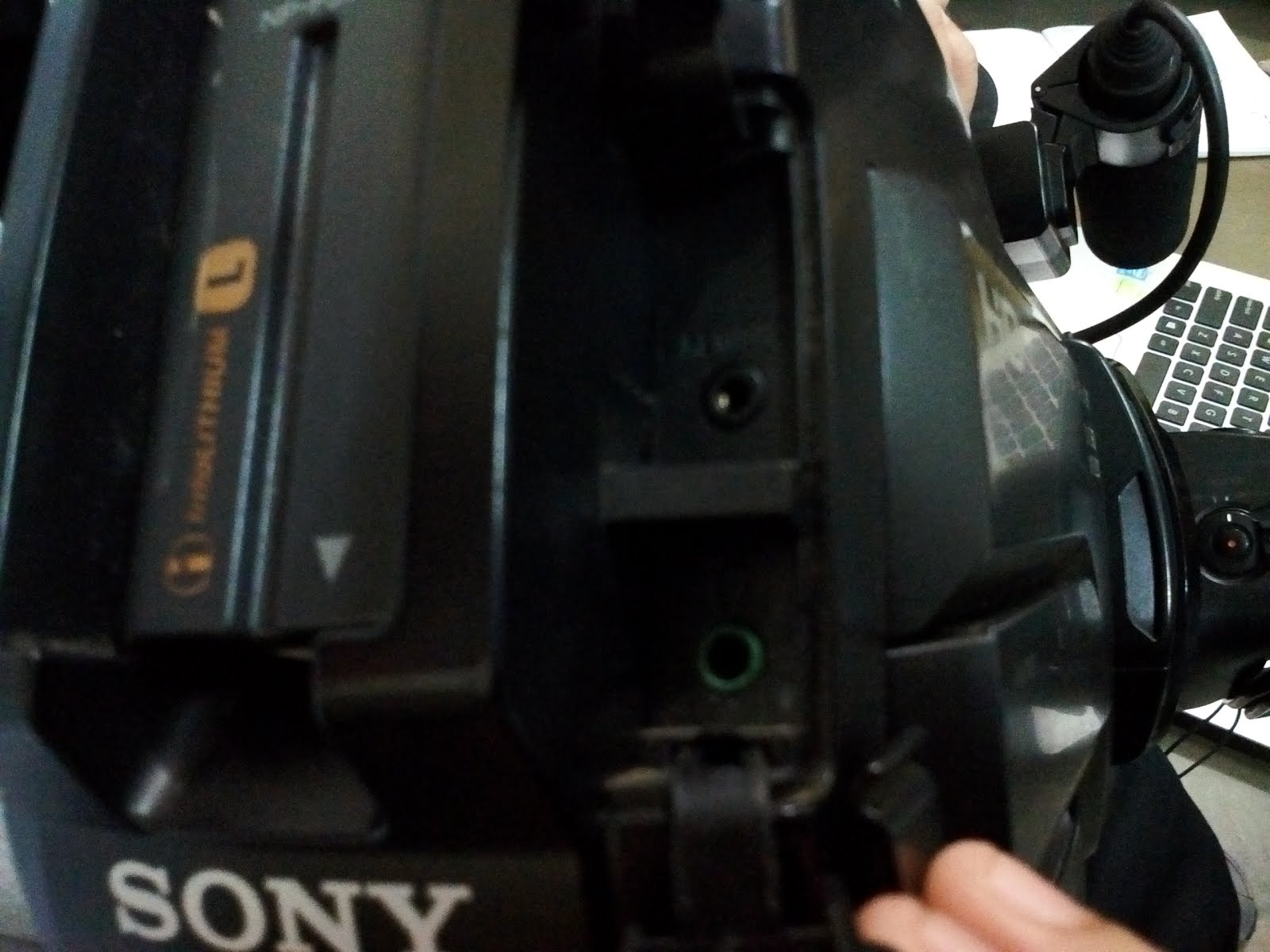 Mengenal Kamera Sony HXR-MC1500 ~ Luluk Setyo Nurhandoko