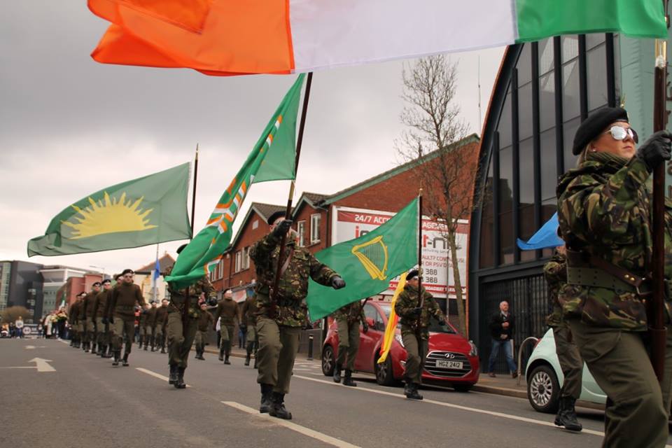 El norte de Irlanda: Conmemoración de Pascua de Saoradh en Belfast