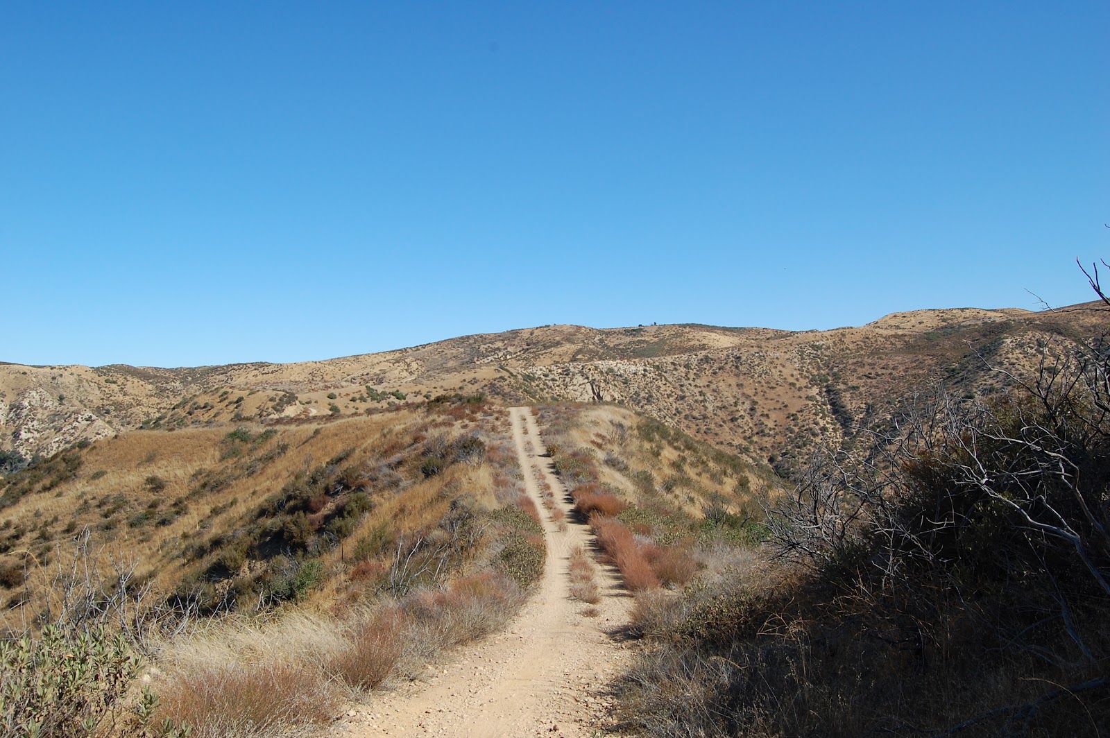 Hiking The Chumash Trail | East West Hike