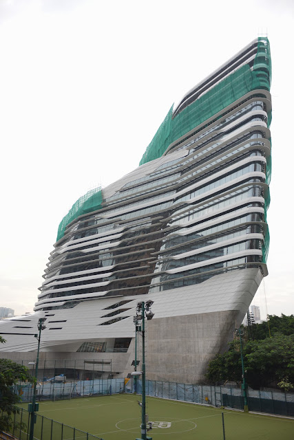 井中之居: PolyU Innovation Tower Close to Completion