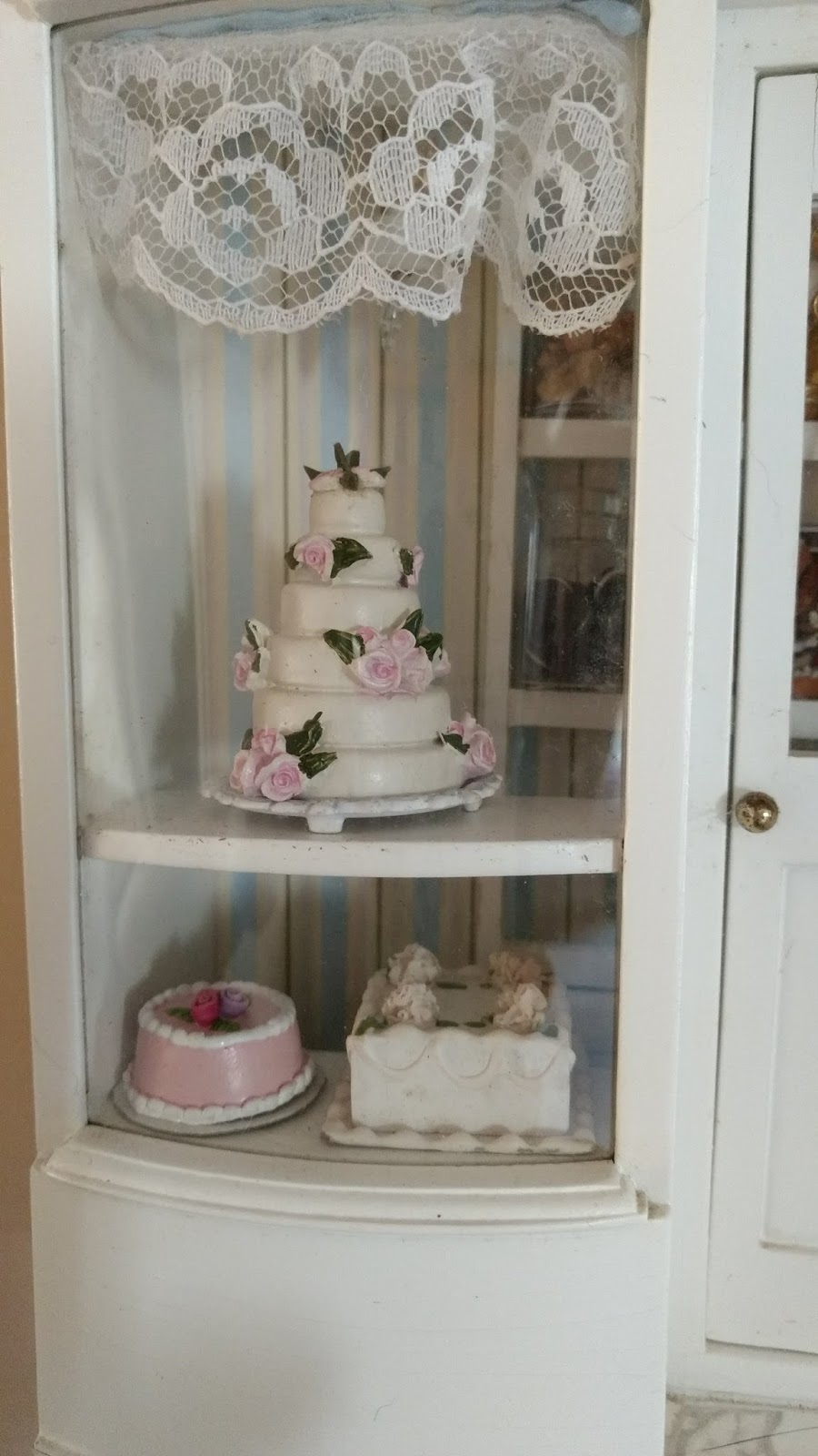 My Miniature World: The Sweet Pastry Shop Display