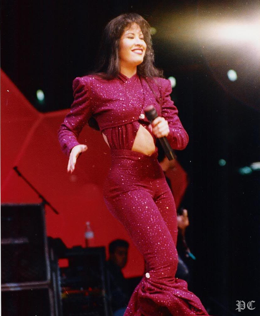 Selena, La Reina del Tex-Mex | Pandora's Caja, Cafe Con Leche Photo and ...