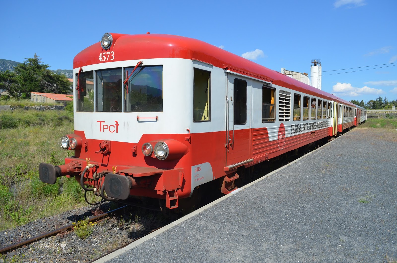 ESCAPADAS CON RAILES.TODAS MIS EXPERIENCIAS VIAJERAS: EL TREN ROJO (LE ...