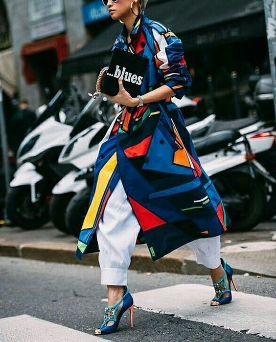 HOW TO WEAR BOLD PRINTED STATEMENT COATS - Miss Rich