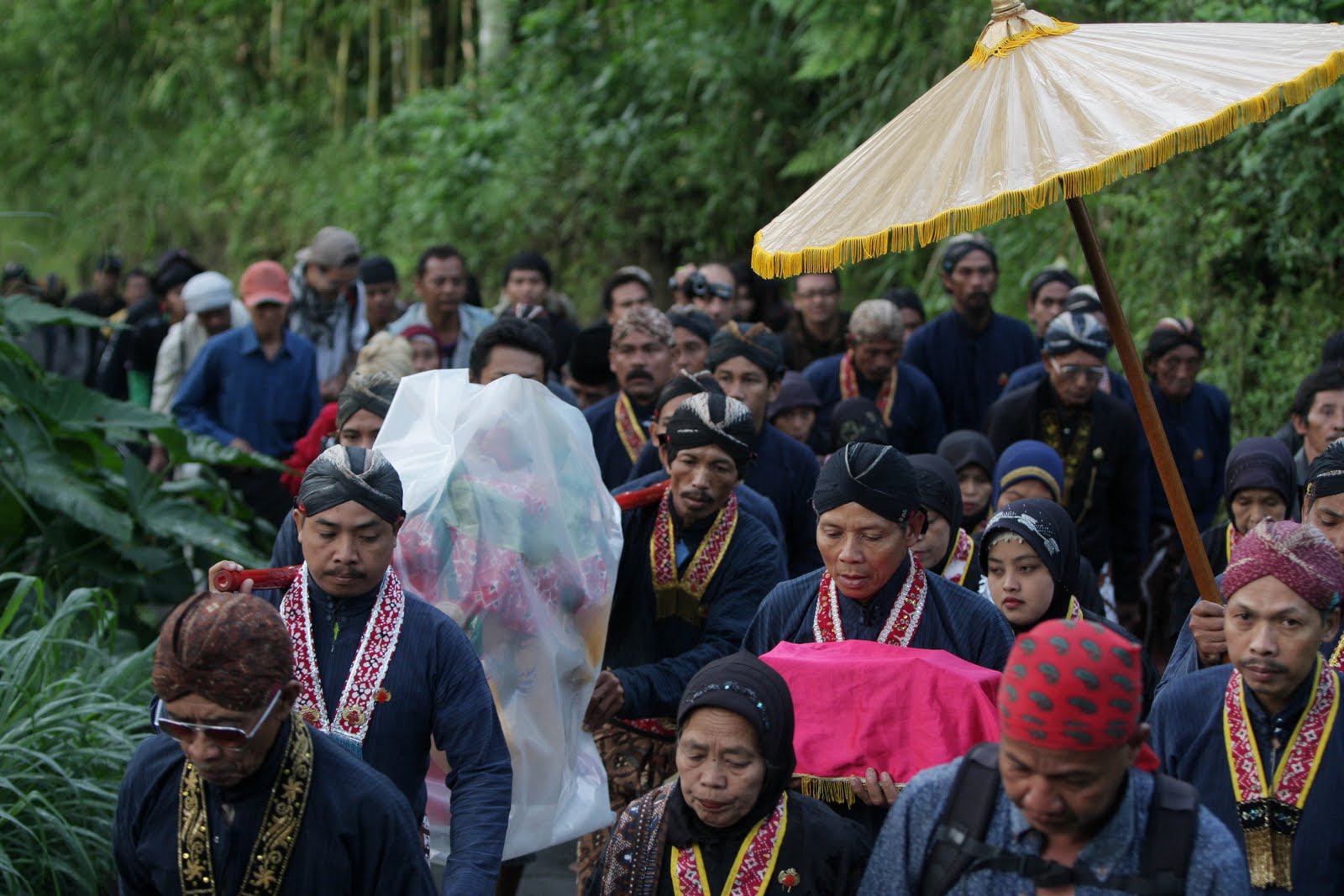 Petualangan Veri: The Labuhan Ceremony in Mt Merapi