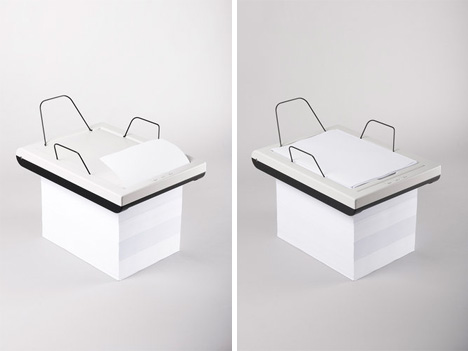 Impresora que se pone sobre un montón de papel y lo va dejando sobre sí ...