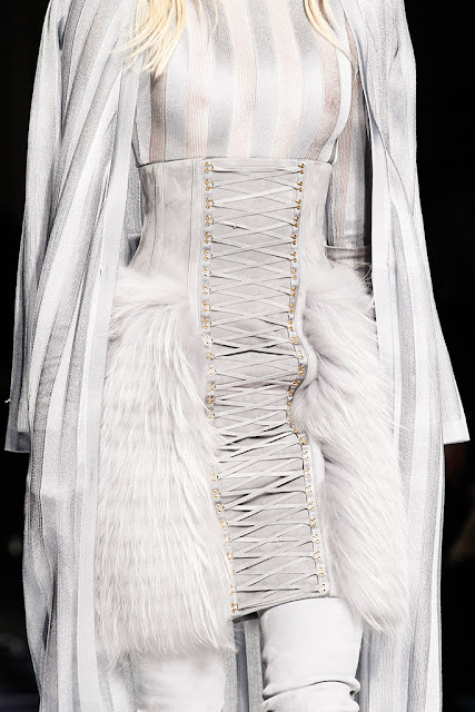 SevenRoses: Balmain F/W RTW 2016-2017 París Fashion Week - Detalles