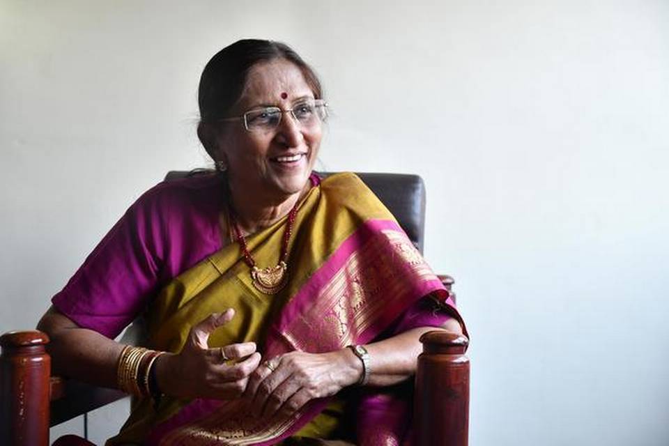 NAKARAJAN: B Vasantha, Humming Special Singer born 1944 ,march 29