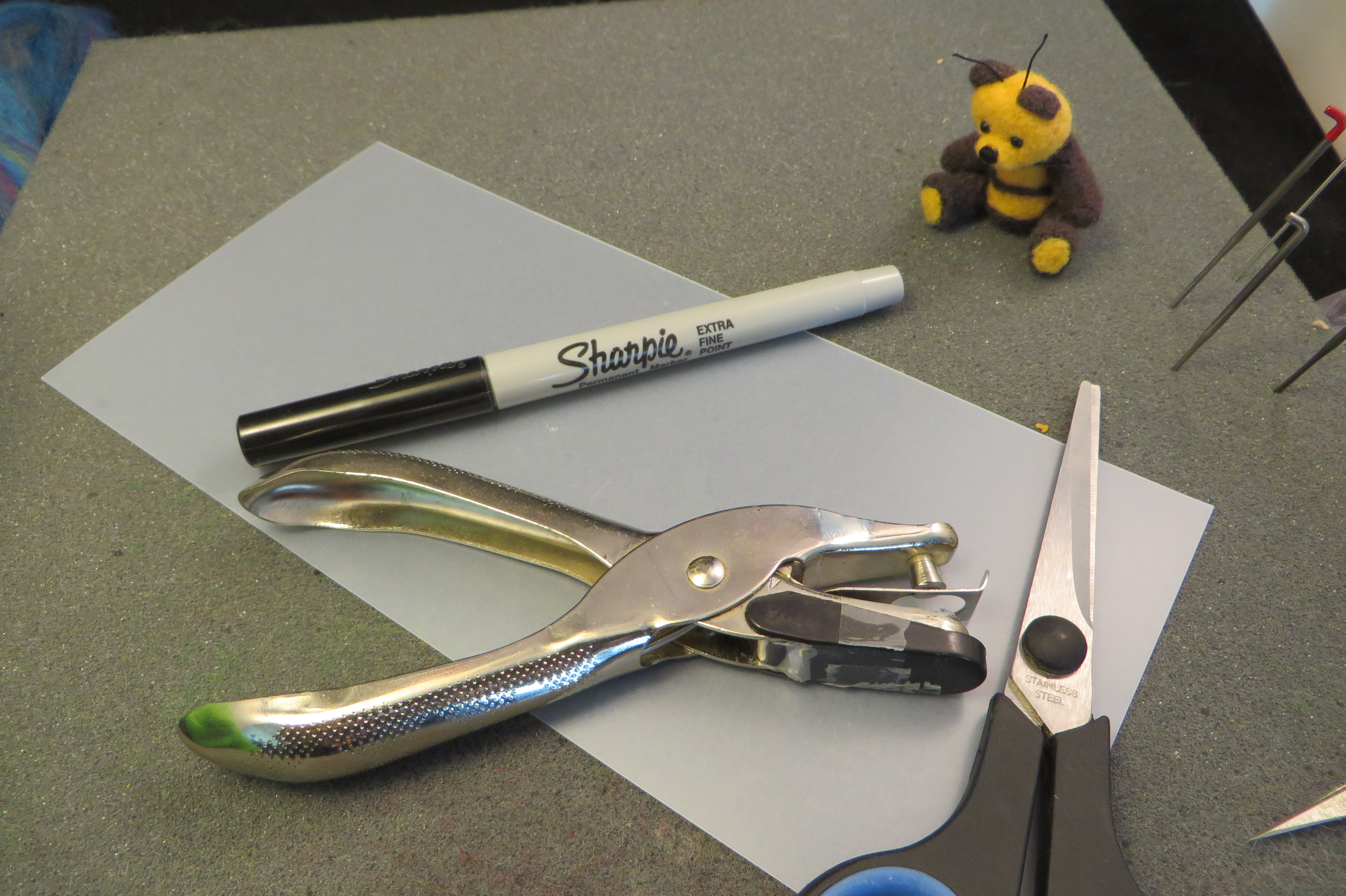 Little Handfuls Mini Bears: Making little wings! A Little Handfuls mini ...