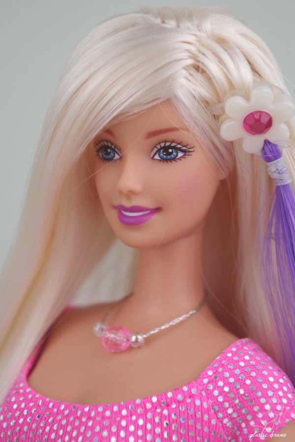Plastic Dreams Dolls :: Barbie et miniatures: Cool Clips Barbie Doll