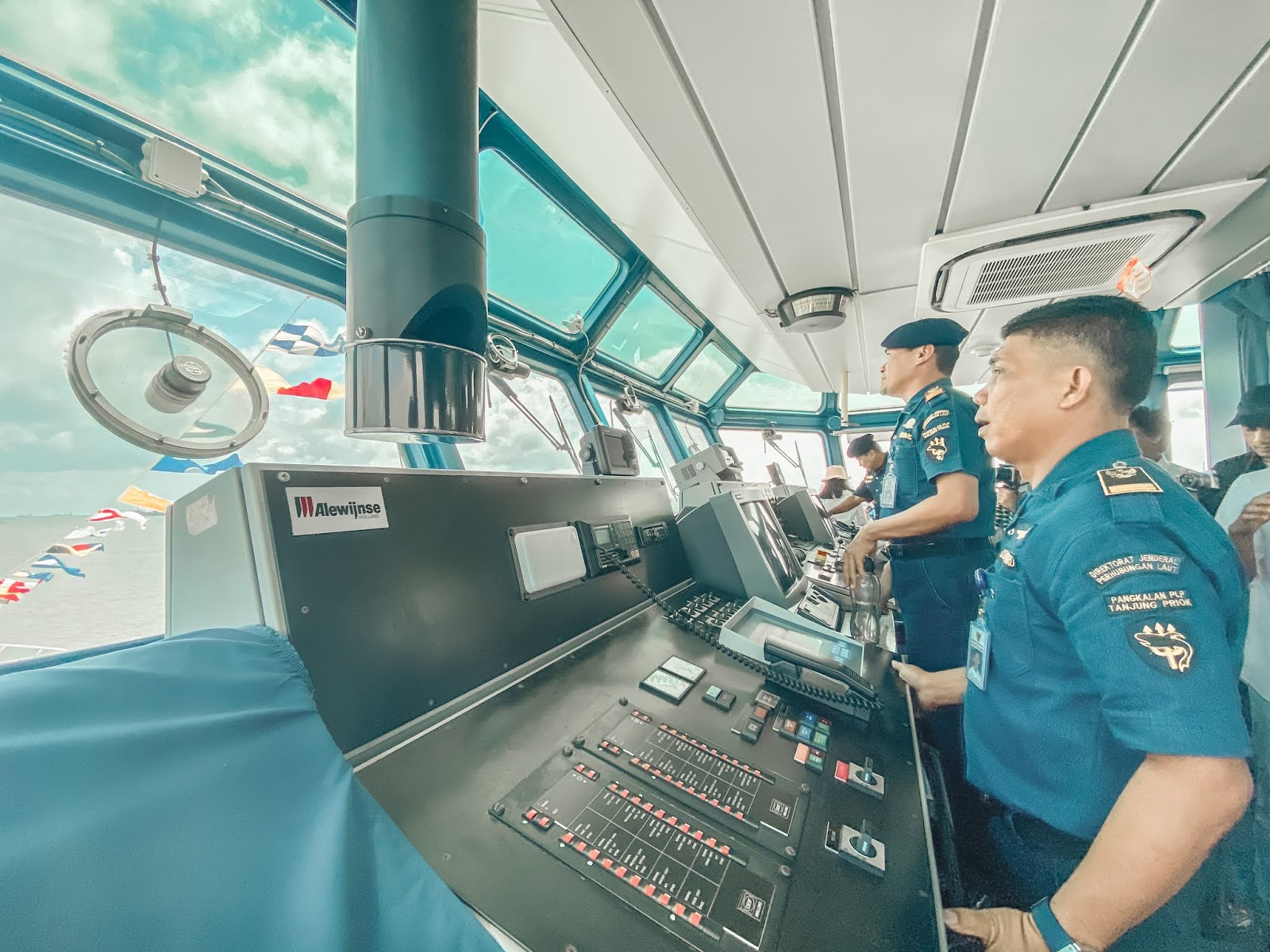 KPLP Menjaga Laut dan Pantai di Indonesia - Mardiah Journey