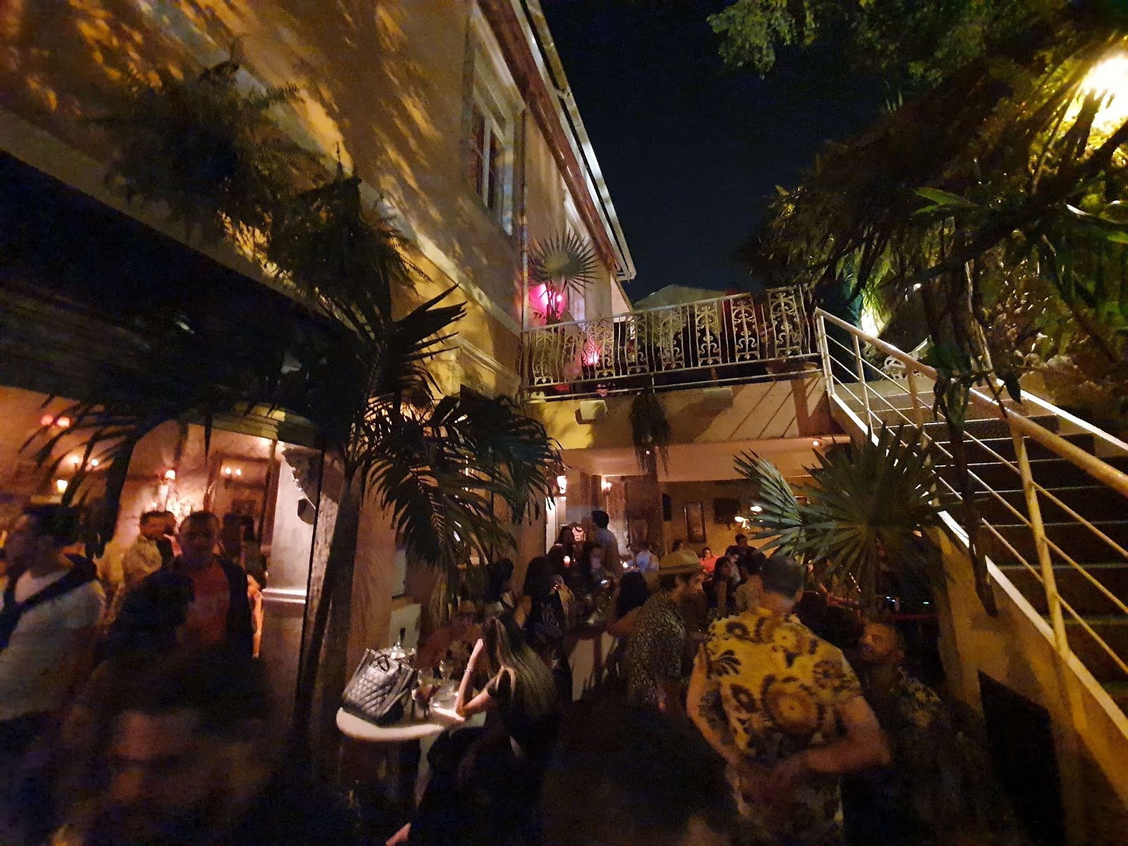 Canastra Rosé, em Botafogo: happy hour, aniversários e bons drinks ...