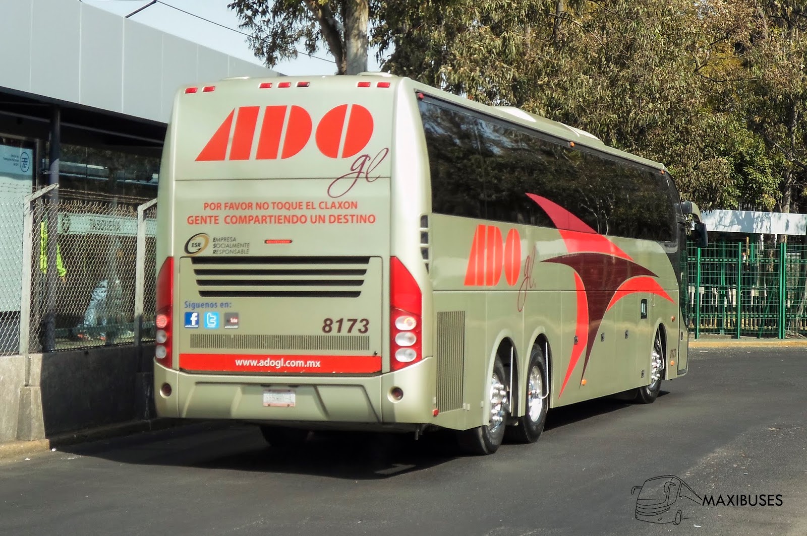MAXIBUSES: ADO GL
