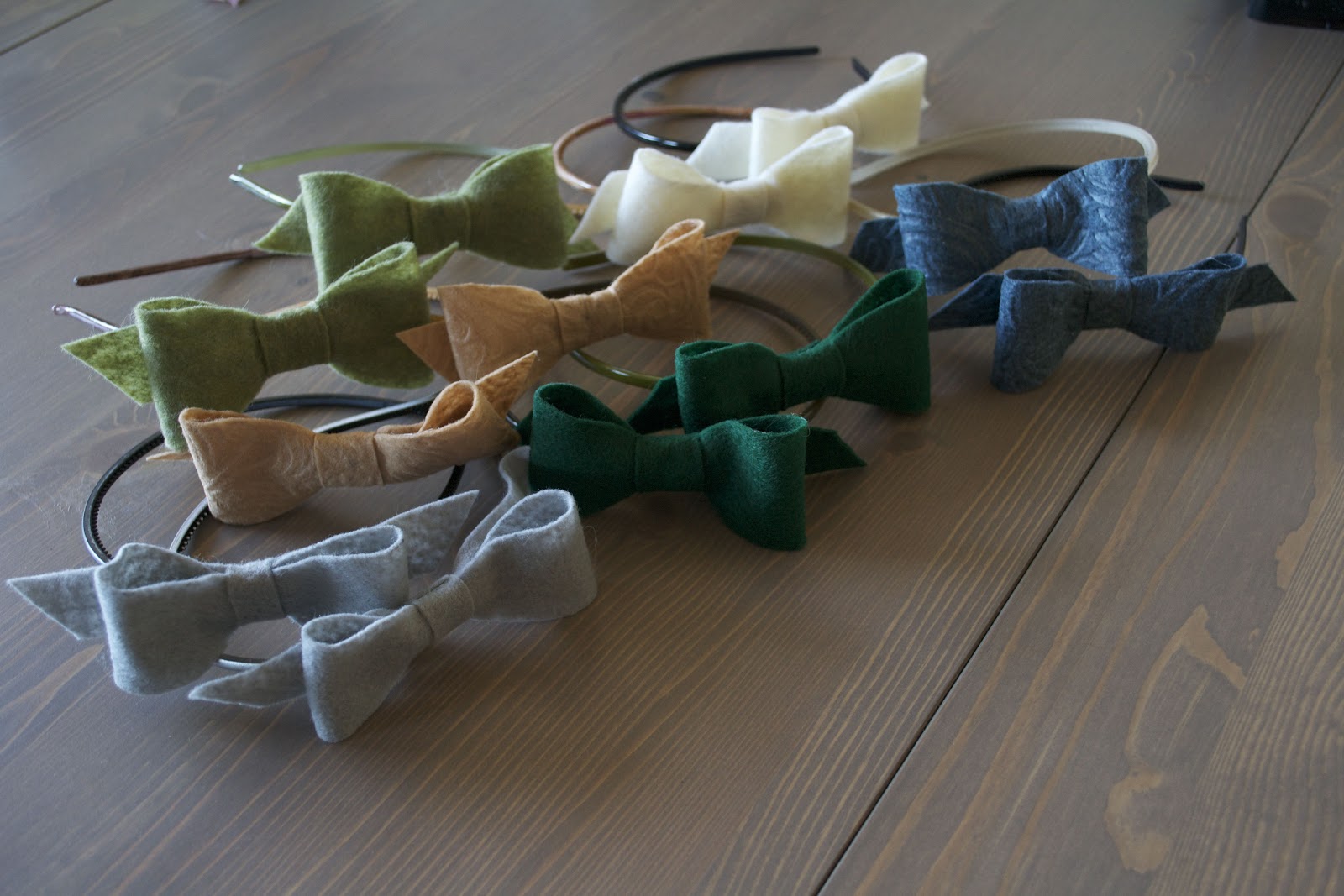 with two n's: Felt Bows! Felt Bows! Felt Bows!