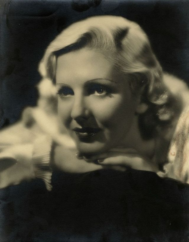 40 Gorgeous Photos of Jean Arthur in the 1920s and ’30s ~ Vintage Everyday
