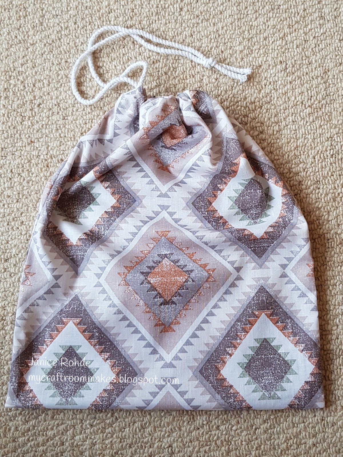 My Craft Room Makes: Drawstring Bags