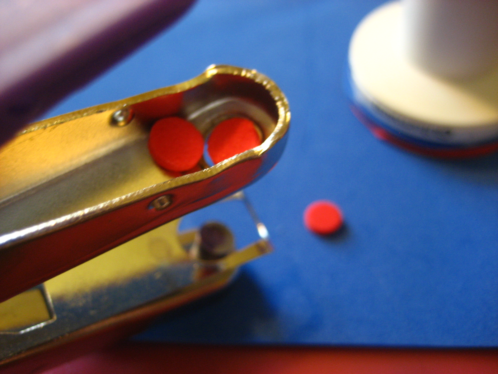 Kira's Crafty Life Blog: Make It Monday!: Button Stamps from Spools ...