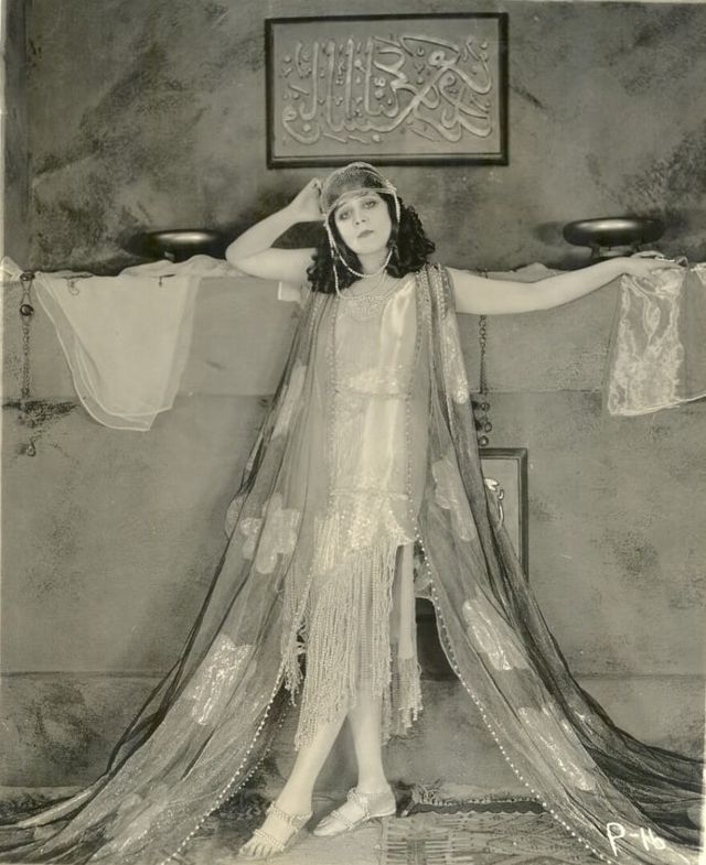 Theda Bara: The First Sex Symbol of the Film Era ~ Vintage Everyday