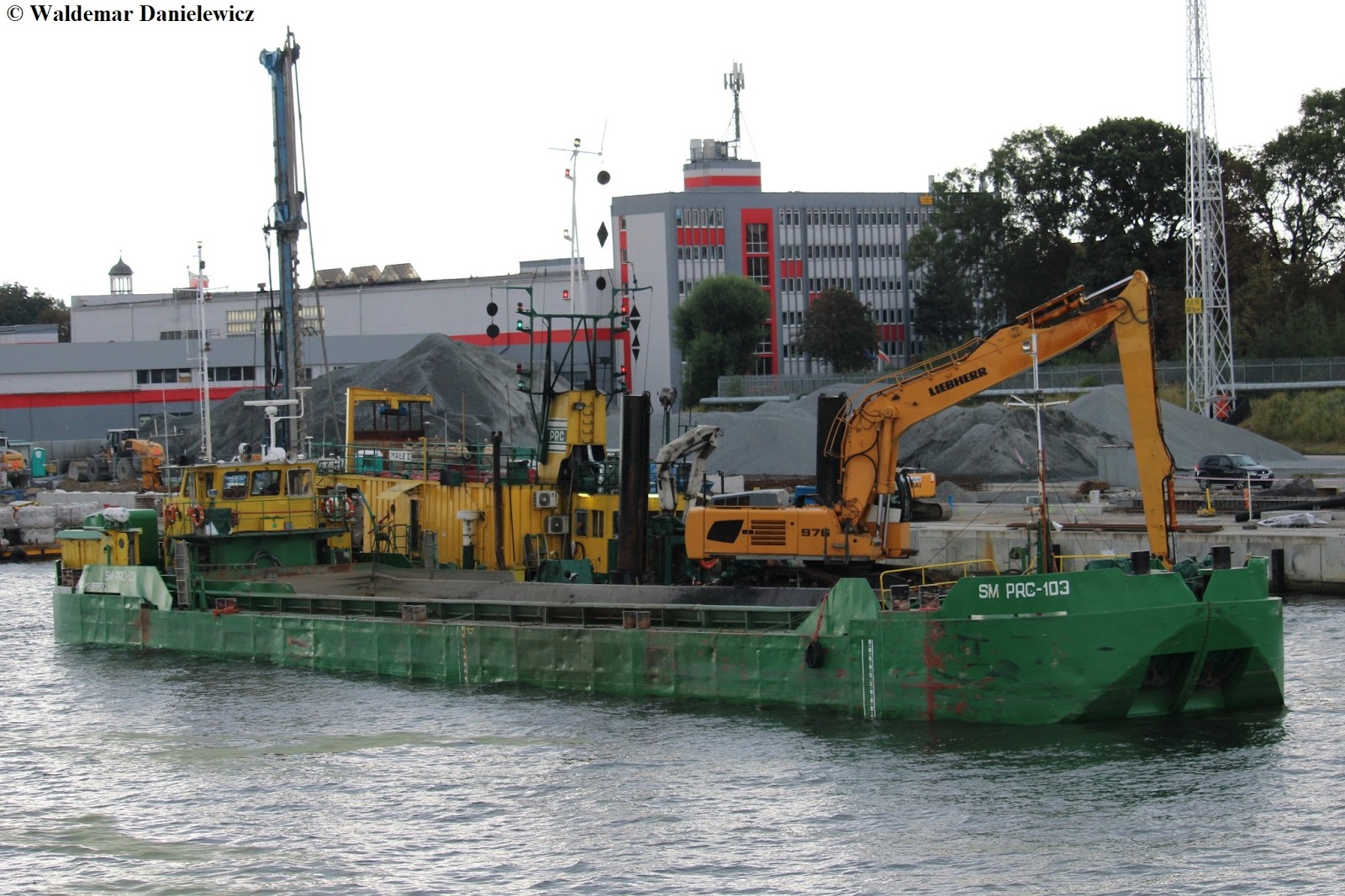 W obiektywie shipspottera czyli z migawką nad portową sadzawką: Z cyklu ...