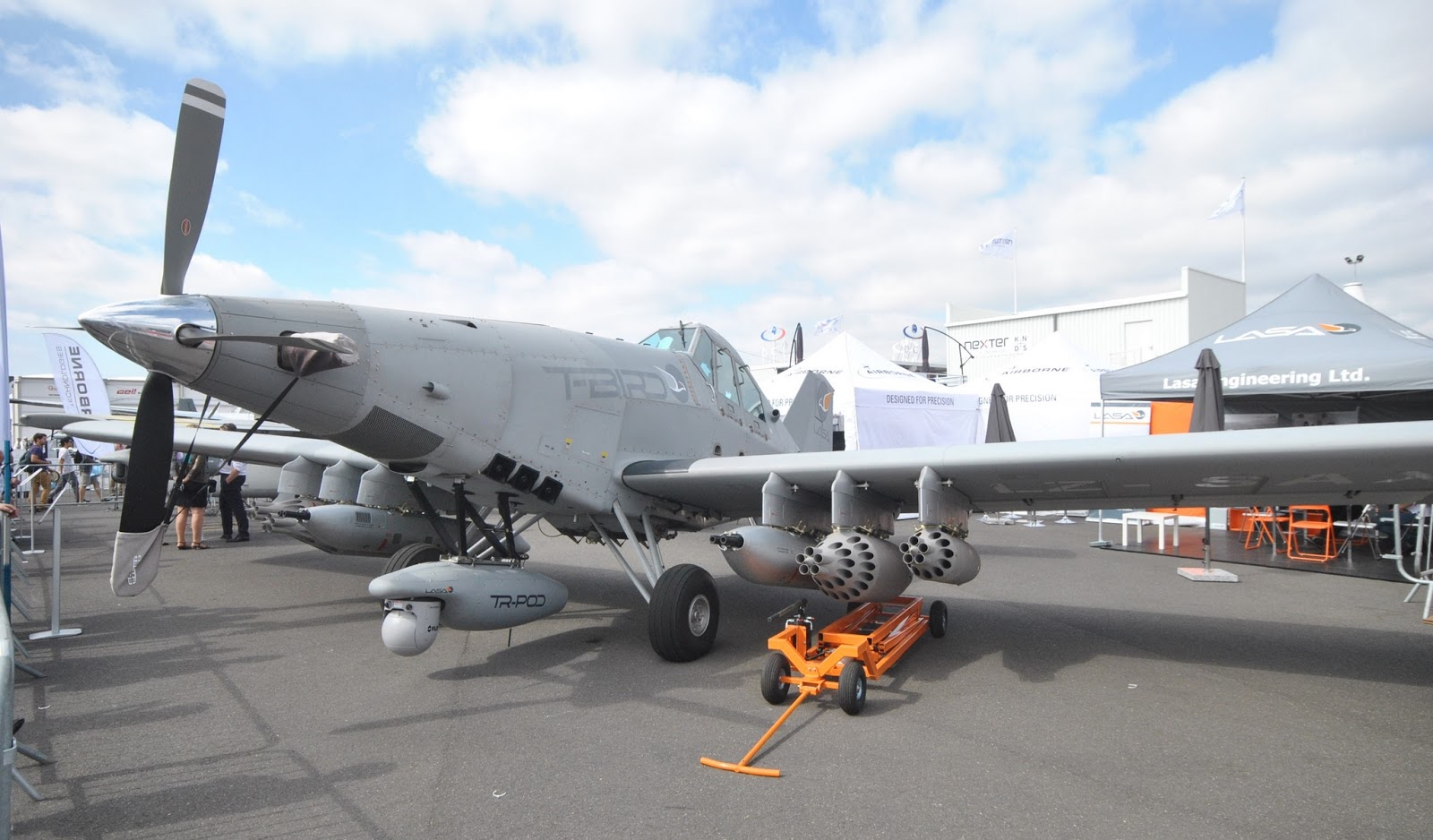 AVIÕES MILITARES: IOMAX Archangel, L3 AT-802L Longsword e LASA T-Bird