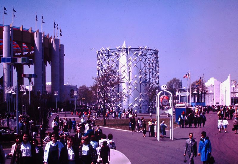 50 Fascinating Found Snaps Capture the 1964 New York World's Fair ...
