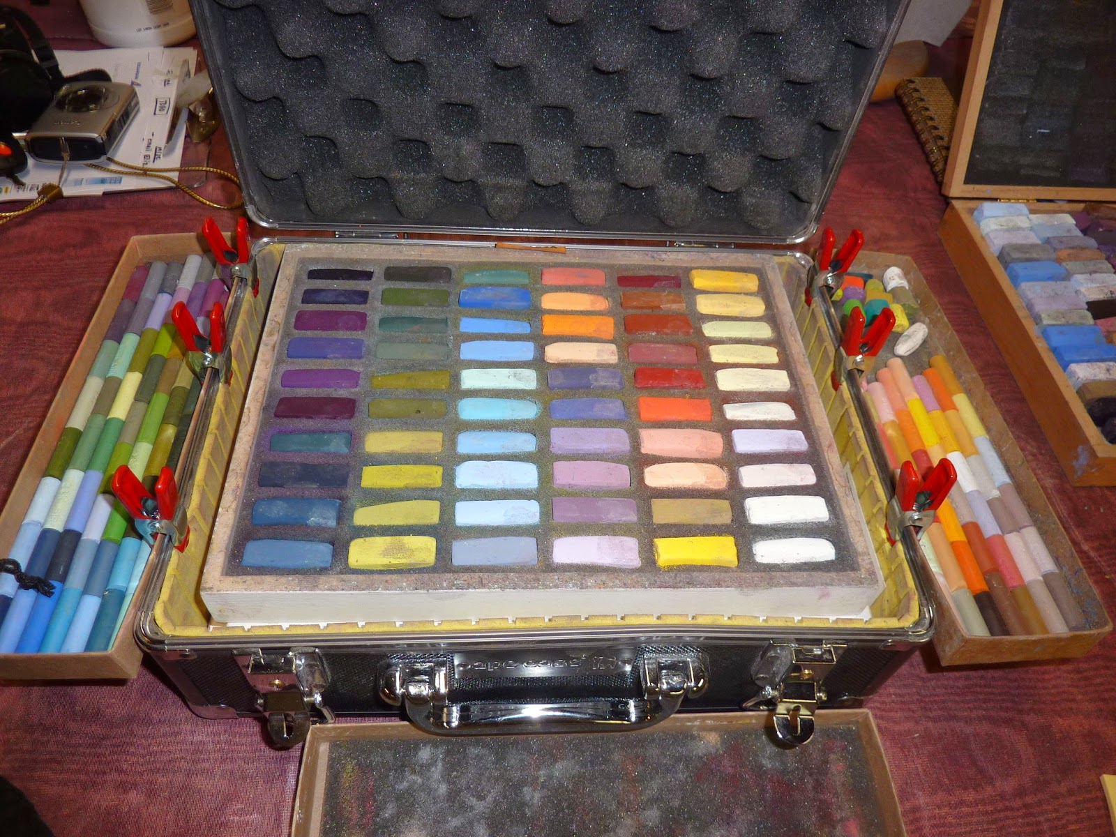 Painting My World: How to Pack A Lot of Pastels in a Little Travel Box