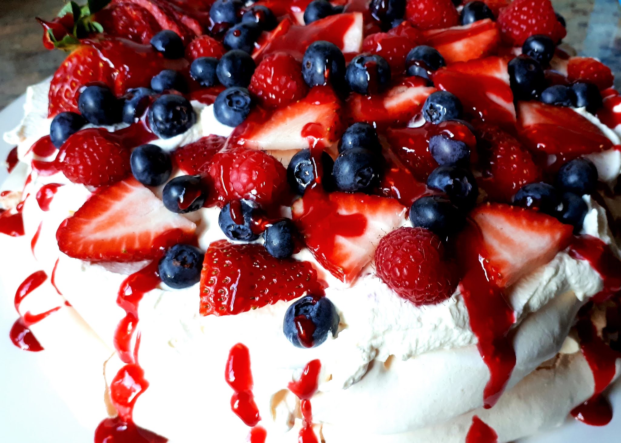 MIXED BERRY PAVLOVA STACK - TM