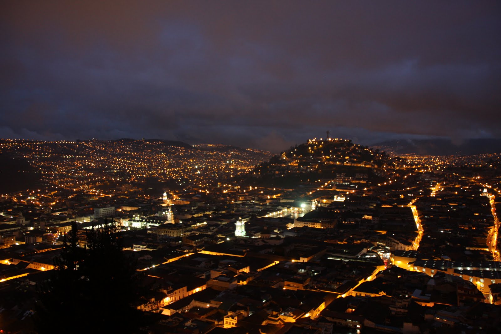 Grasshopper Viewpoints: Quito, Ecuador At Night